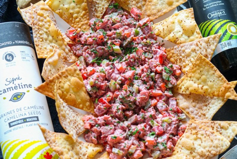 Tartare de thon betterave, cameline et chips wonton – Signé Caméline